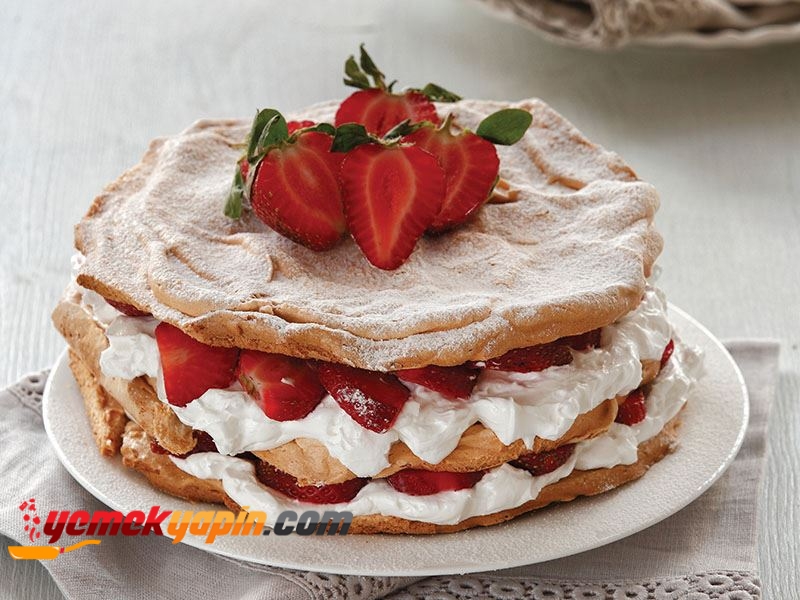 Çilekli Mereng Katları Tarifi, Nasıl Yapılır? - Yemek Tarifleri